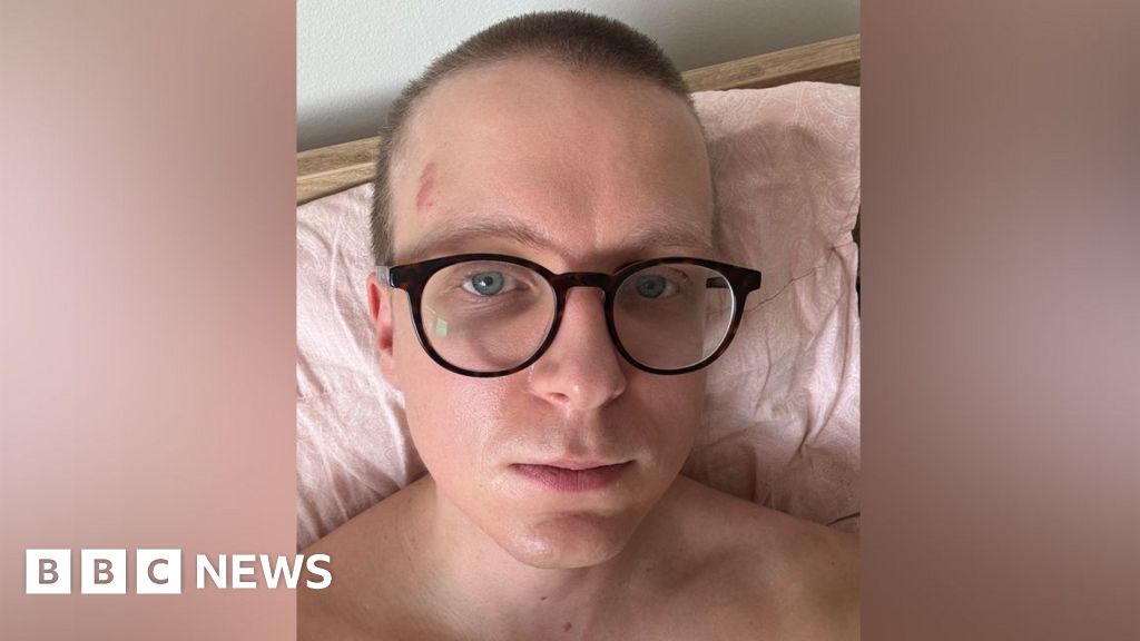 Man injured and threatened in Soho homophobic attack - BBC News