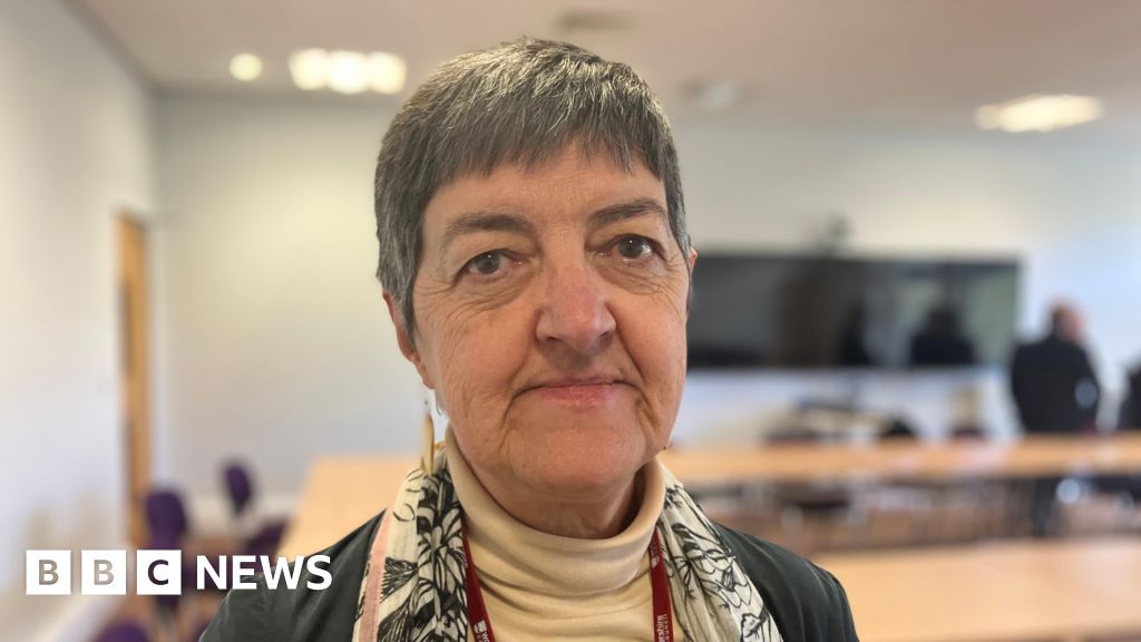 Worcester City Council leader decision sparks 'land grab' claims - BBC News