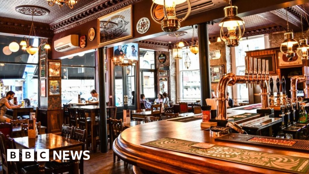 Scots pub group seeks £20m for expansion - BBC News