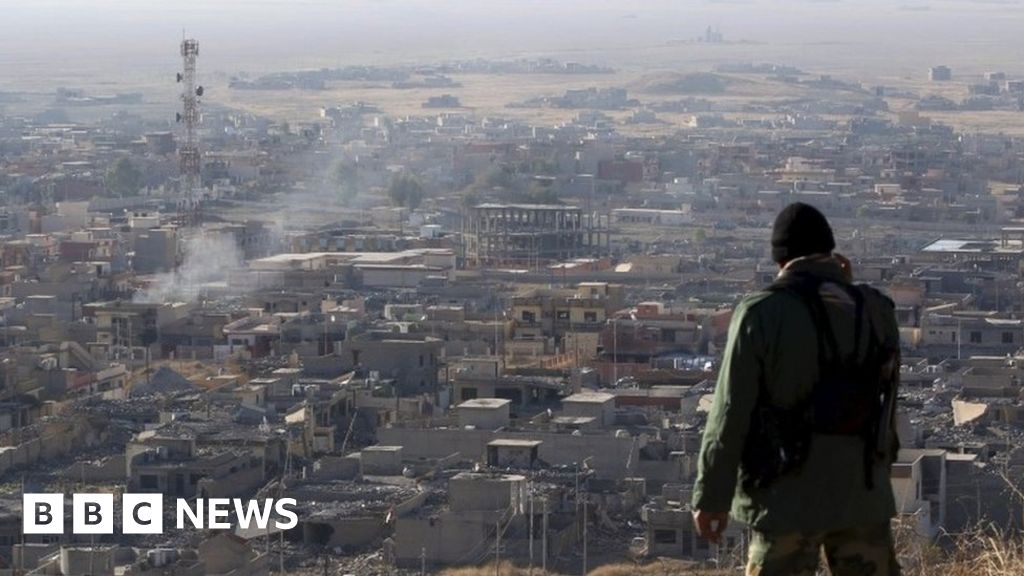 Iraq conflict: Kurdish forces 'destroyed Arab homes' - BBC News