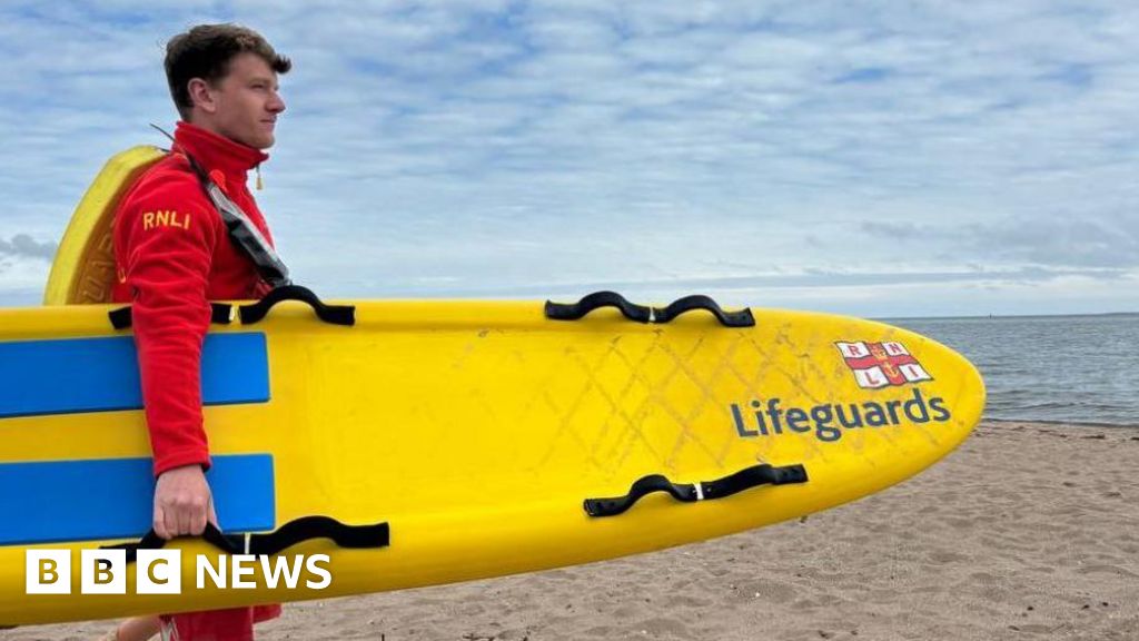 'Hero' off-duty lifeguard saves kids caught in dangerous current