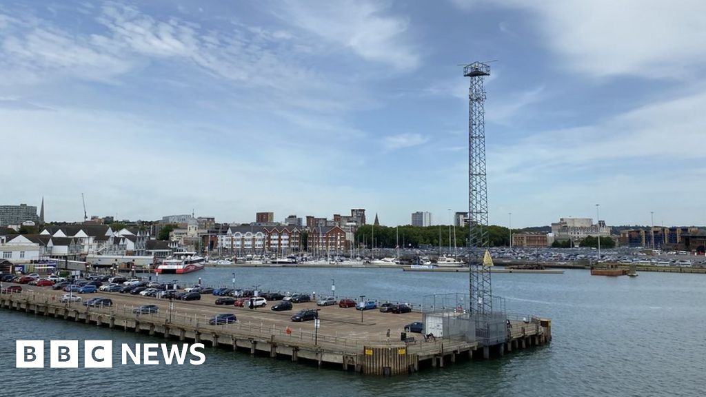Developer reveals £200m plan for Town Quay in Southampton - BBC News