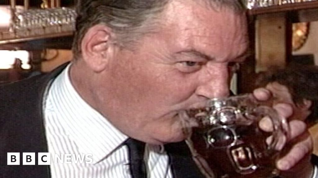 Pub opening hours extended in England and Wales