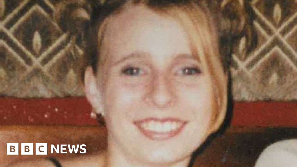 Victoria Hall murder: Suffolk Police praise family's 'dignity'