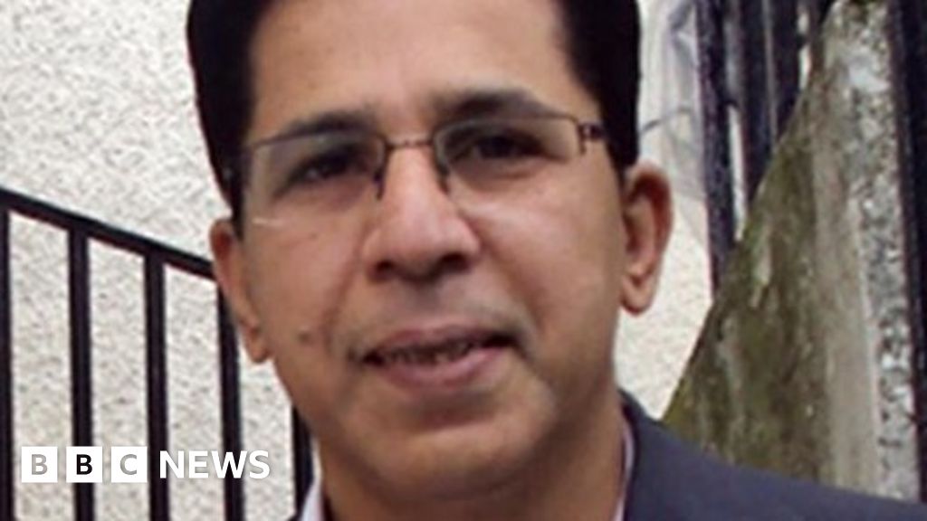 Two detained in Pakistan over murder of Imran Farooq - BBC News
