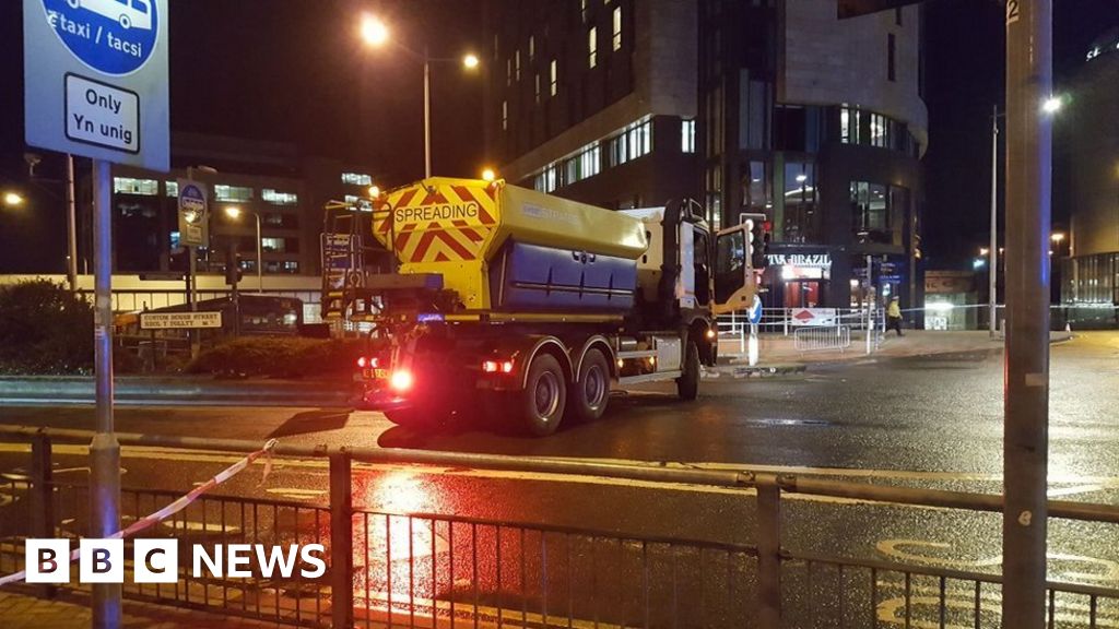 Cyclist critical after Cardiff gritting lorry crash
