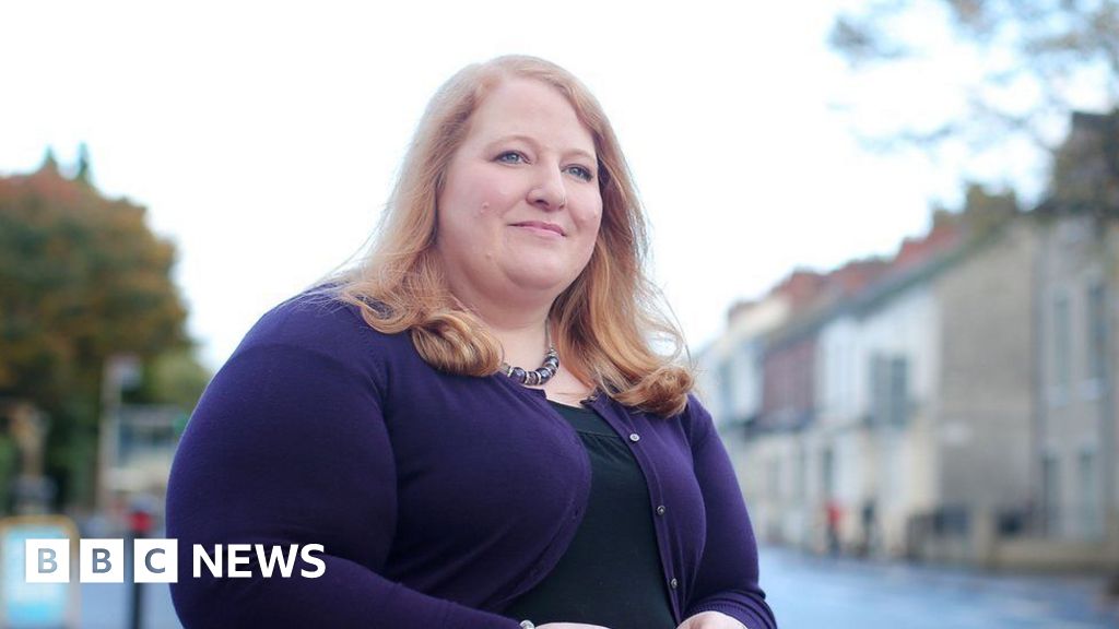 Victims of crime commissioner to be established in NI - BBC News