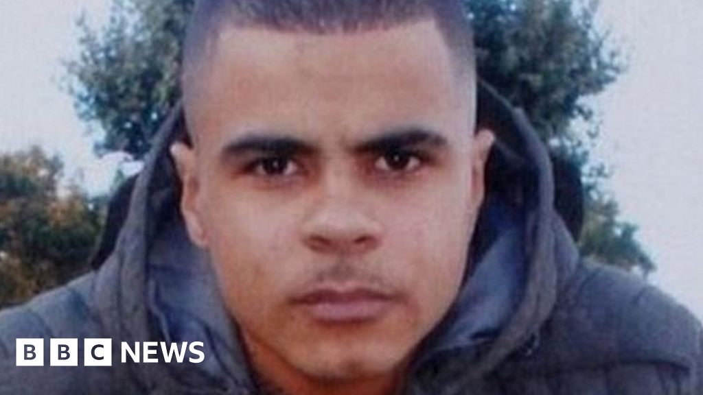 Duggan family win right to appeal over lawful killing finding - BBC News