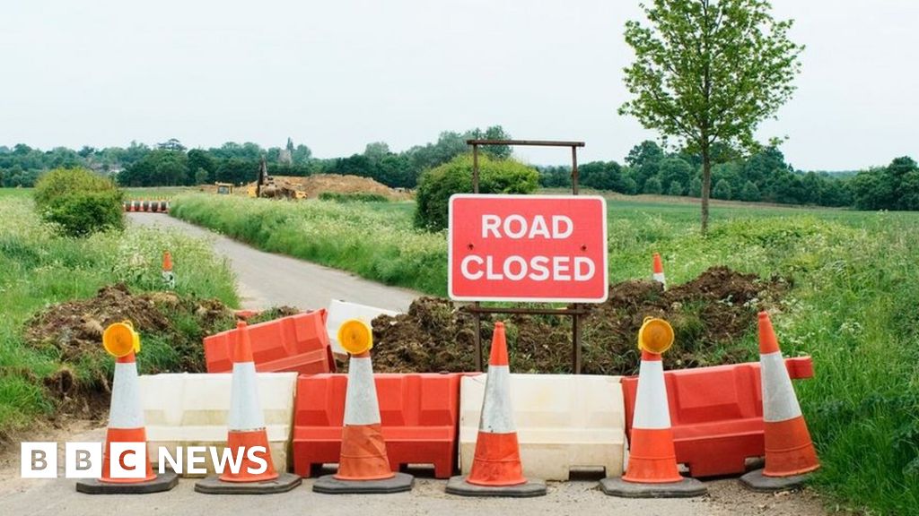 Five-day bridge closure warning issued for Tern Hill - BBC News