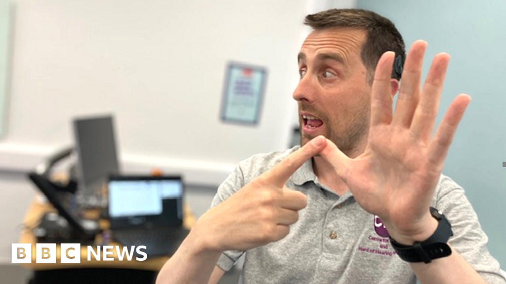Sign language course at UWE Bristol 'could save lives'