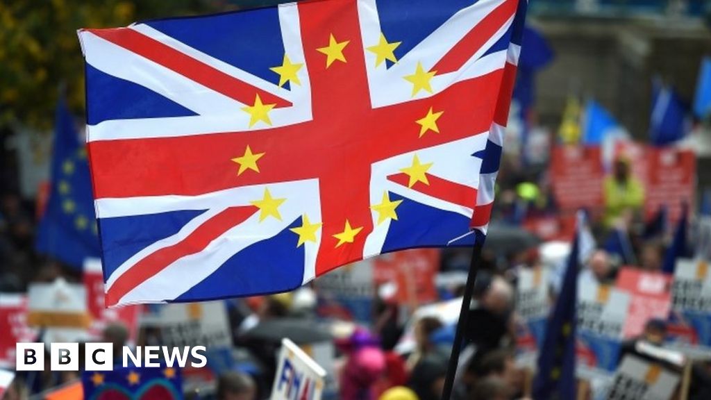 Brexit: Labour would back members on new vote, says Corbyn - BBC News