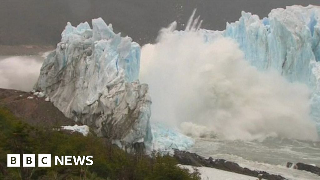 Footage captures Argentina glacier collapse - BBC News