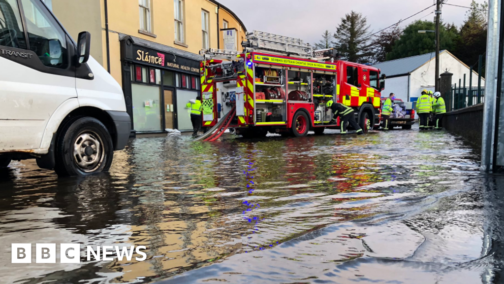 Storm Lorenzo: Power outages and flooding in Donegal