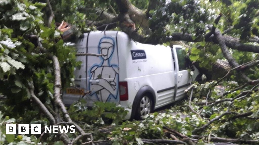 Flooding disruption in Upper River Hamble area after torrential rain ...