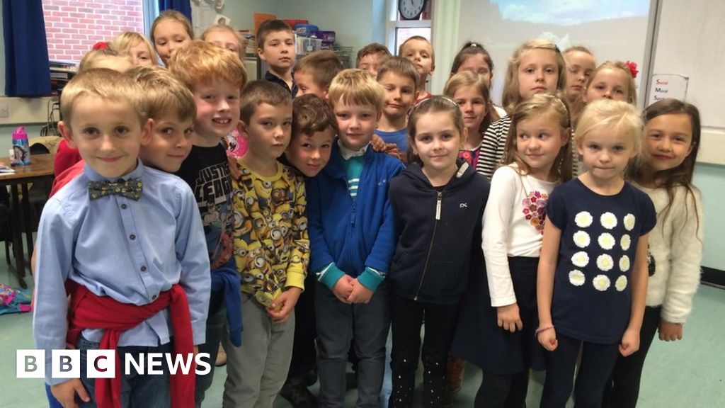 Young, Polish and pondering a Brexit future - BBC News