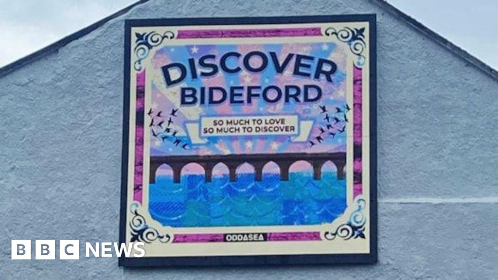New mural welcomes visitors to Bideford