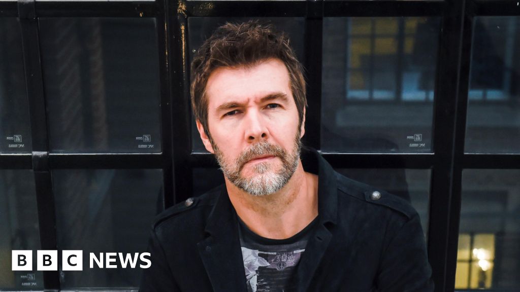 Rhod Gilbert postpones shows for surgery after Cancer treatment - BBC News