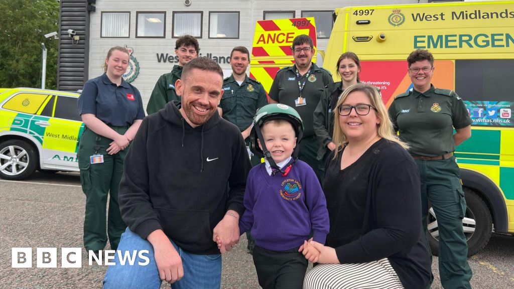 Last thing I remember is sausage sandwich - heart attack patient - BBC News