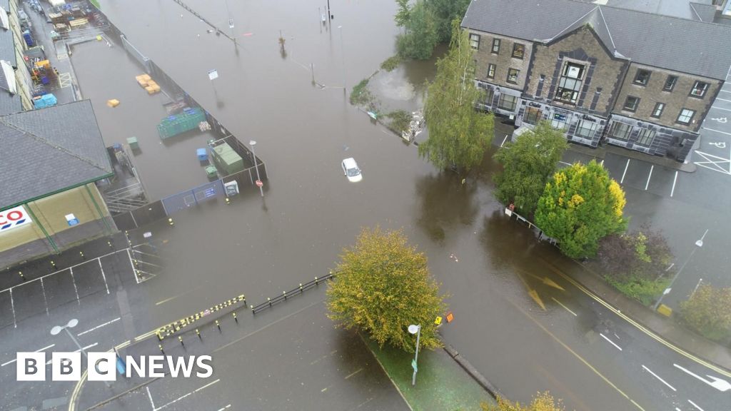 Storm Amy: Man dies in Donegal in 'weather-related incident'