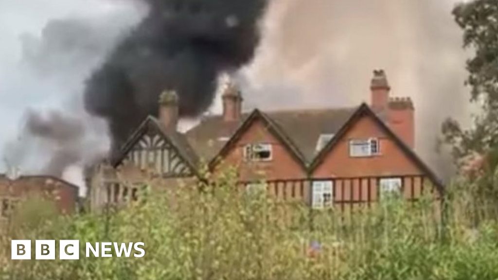 Haslemere fire: Arrests after 'large' blaze at abandoned school ...