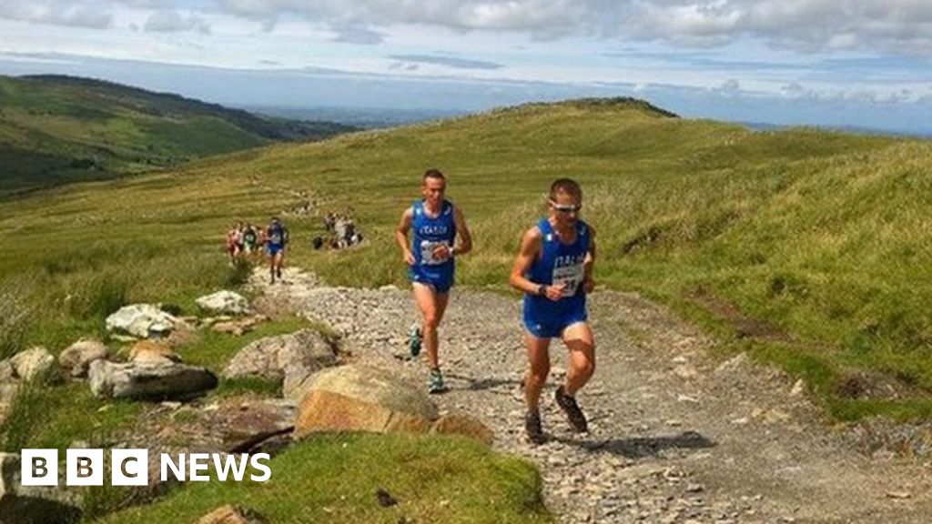Snowdon Race marks 40th anniversary on Saturday - BBC News
