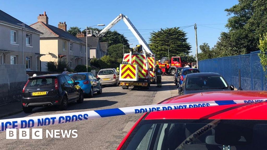 Camborne explosion followed suspicious fire in shed - BBC News