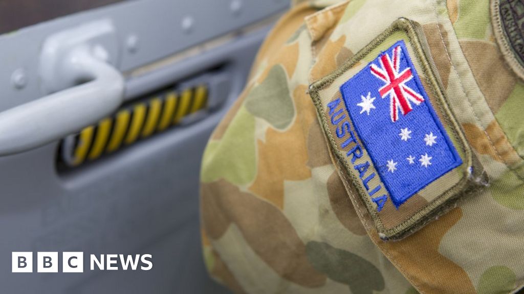 Australia aims to become 'top 10' defence exporter - BBC News