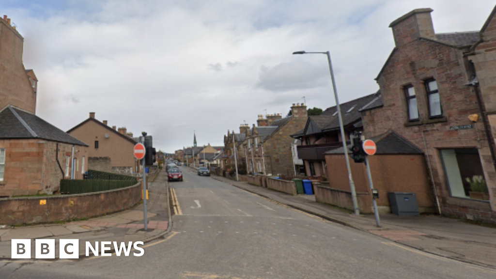 Driver 'threatened with gun' in Inverness attempted robbery