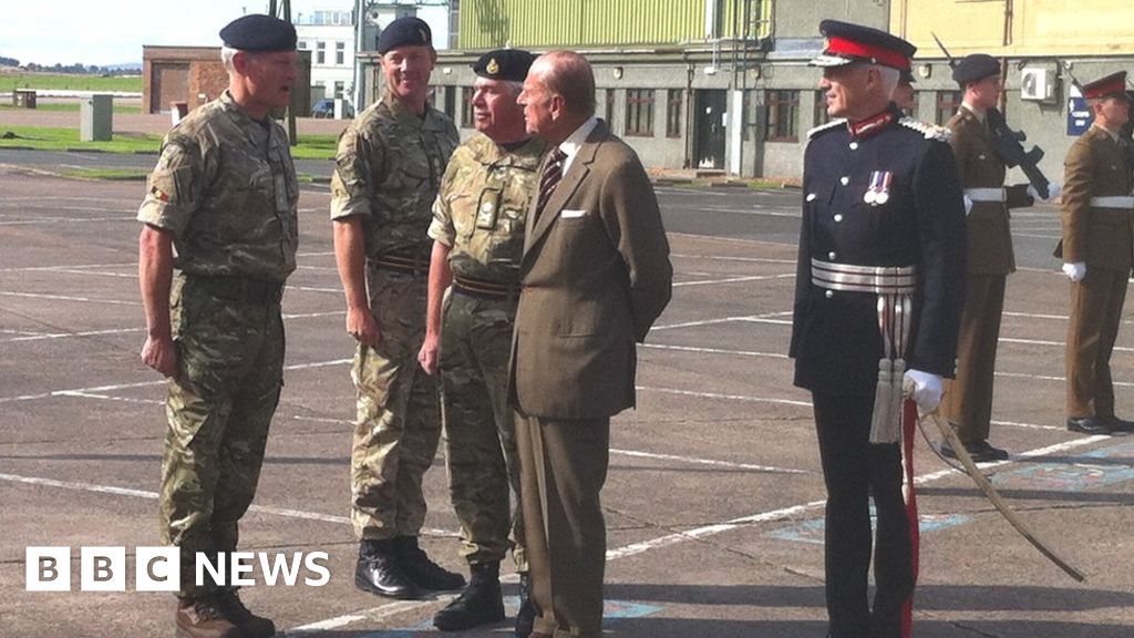 Duke in army visit to former RAF base at Leuchars in Fife - BBC News