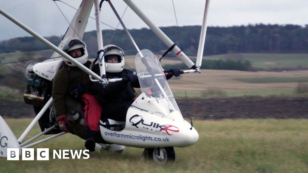 'Human swan' Sacha Dench is close to finishing her epic journey - BBC News