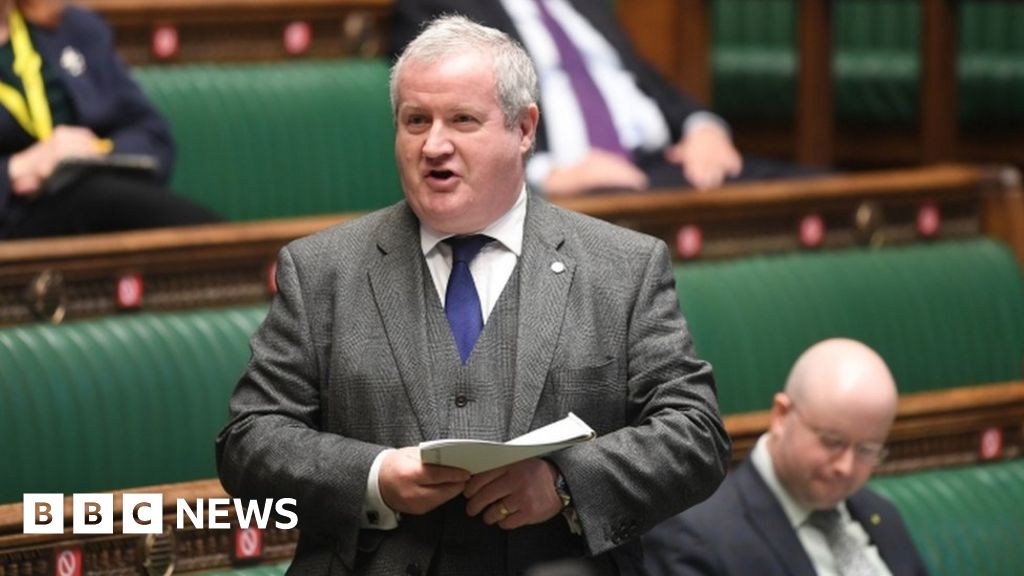 SNP MP Ian Blackford apologises for Covid travel breach claim - BBC News