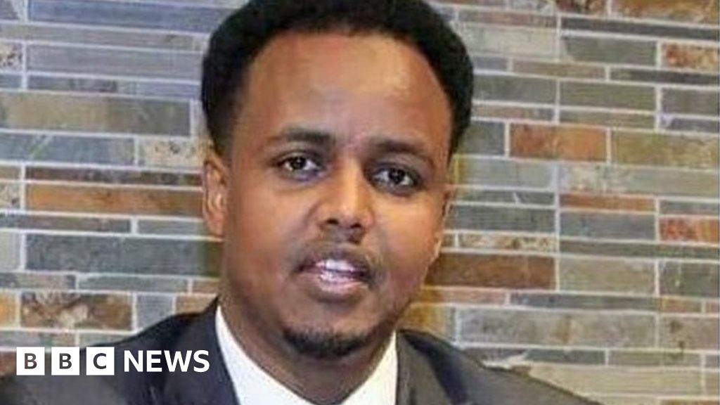 Somali-made Covid vaccination film aims to dispel myths - BBC News