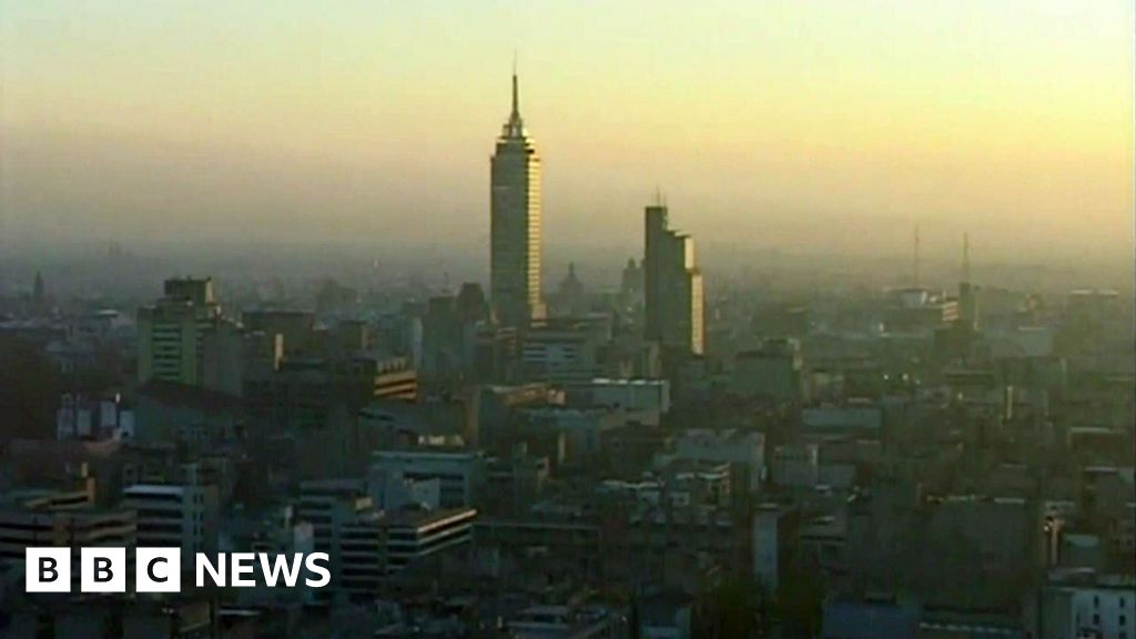 Dealing with Mexico City's rising smog levels - BBC News