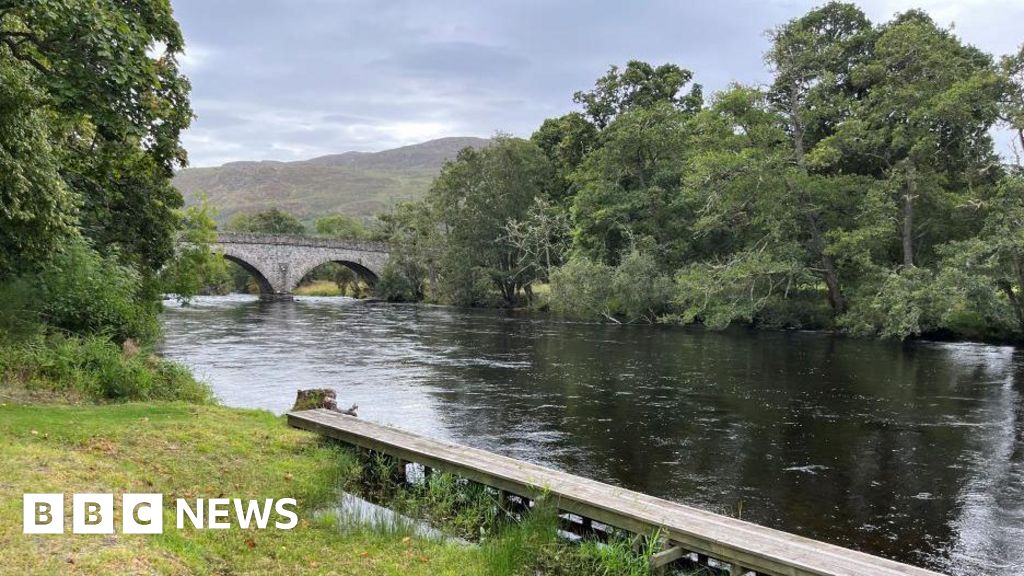 Body found after man got into difficulty in Highland river - BBC News