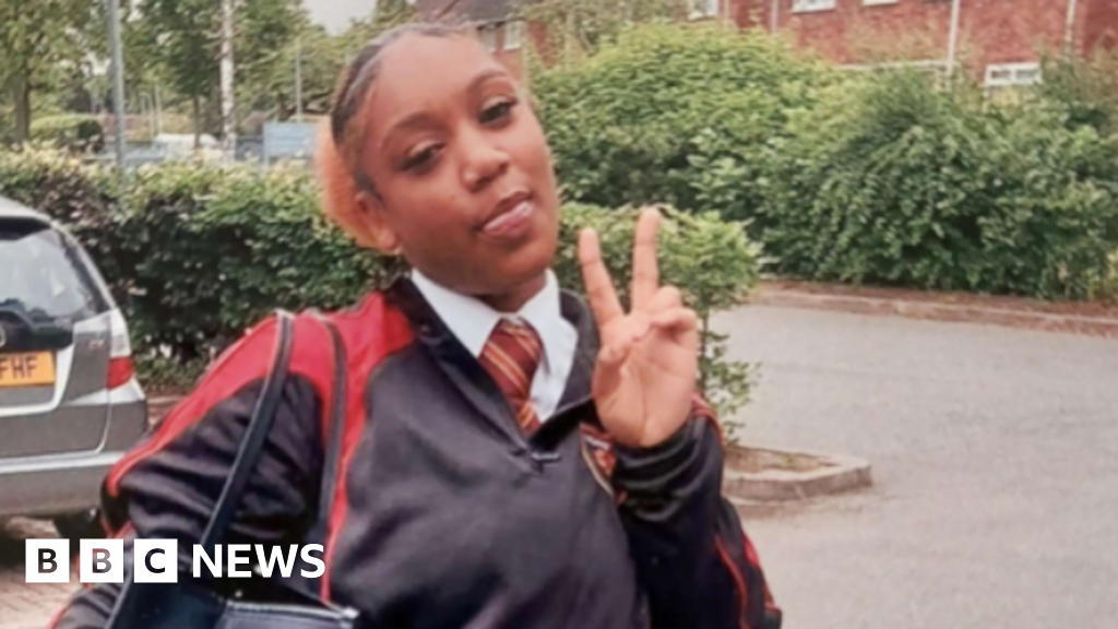 Police appeal over girl, 15, missing from Wolverhampton - BBC News