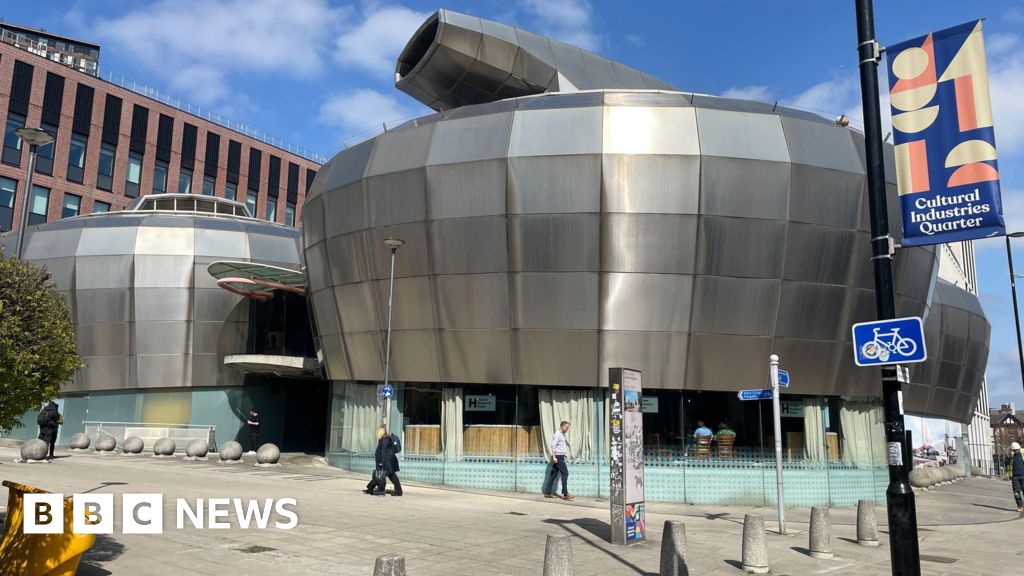 'No plans' to demolish 'at risk' former Sheffield pop museum - BBC News