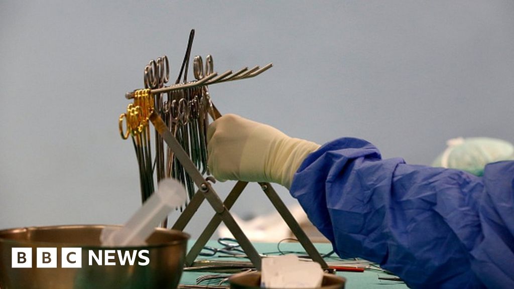 Hospital 'never events' include silicone left in patient - BBC News