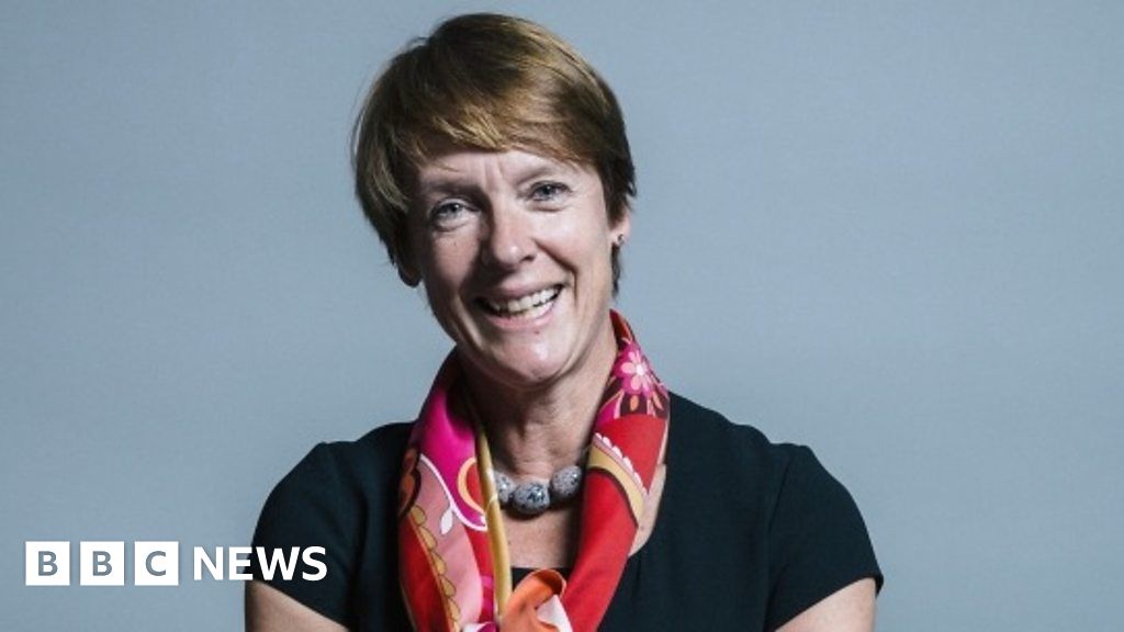 Rule Out No Deal Brexit 209 Mps Tell May In Letter