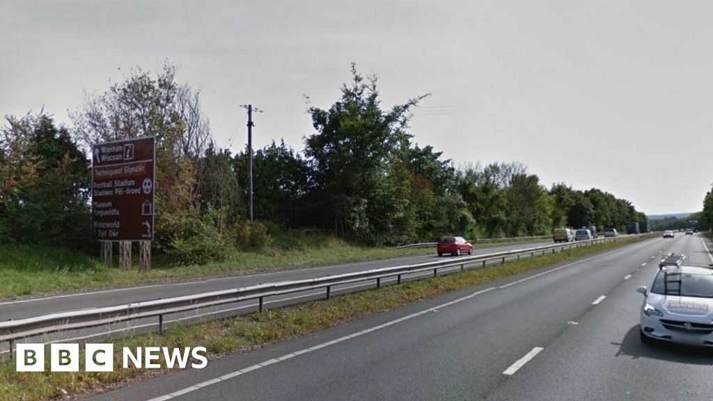 A483 near Wrexham to have night closures for resurfacing - BBC News