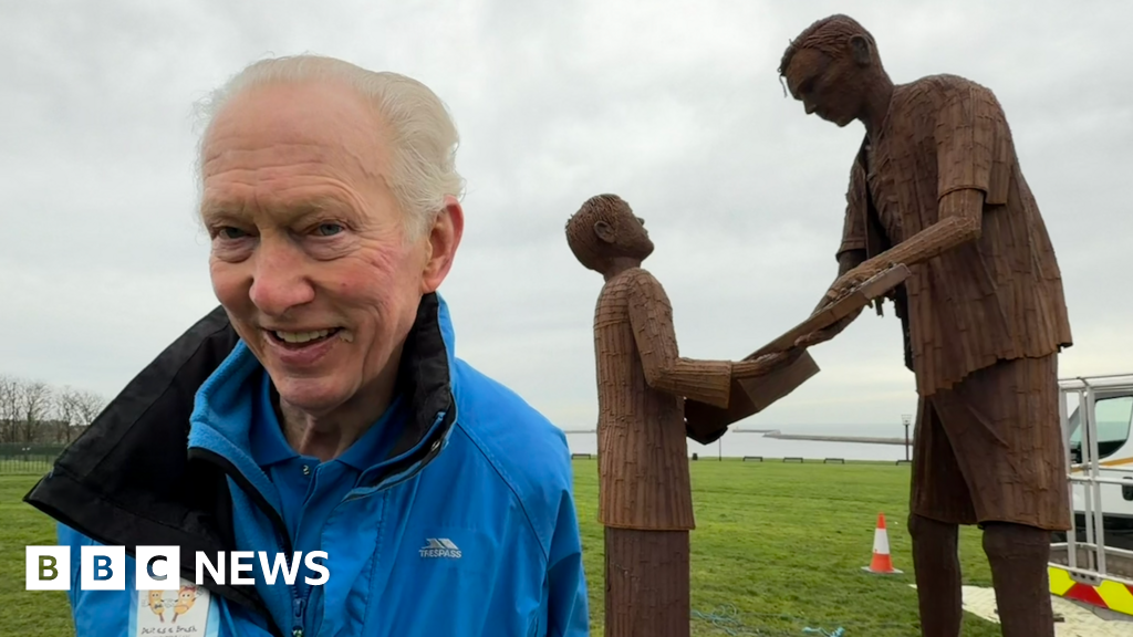 Sunderland war hero gets statue in South Shields