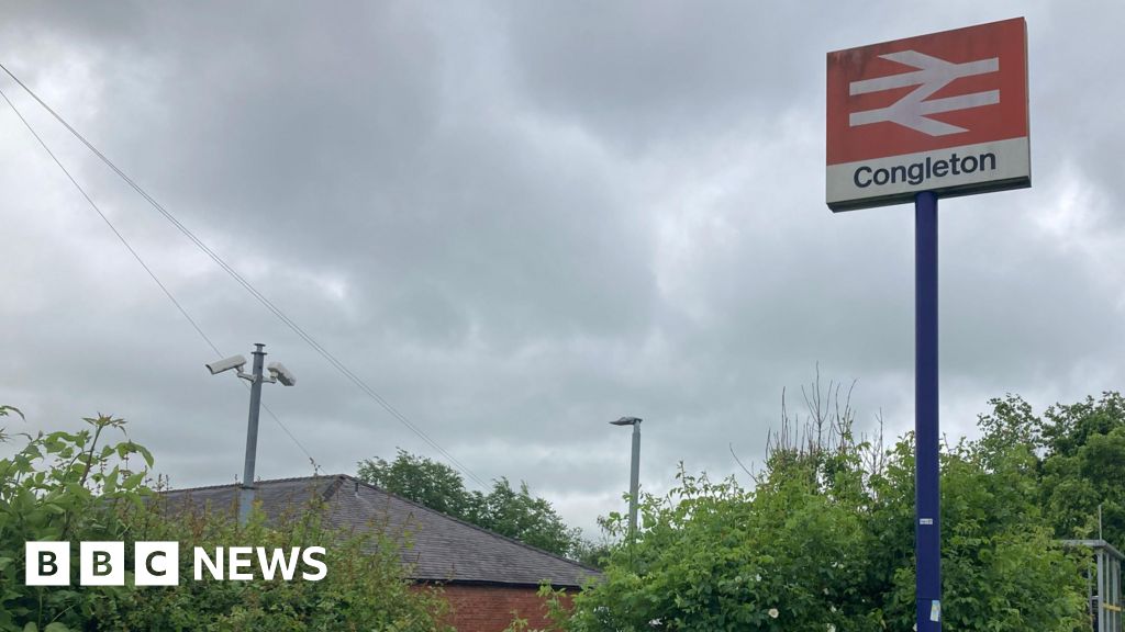 Congleton: Lack of Sunday trains 'unacceptable failure'