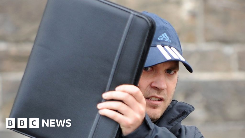 Neil Jackson lied about son's death in Cardiff rent con - BBC News