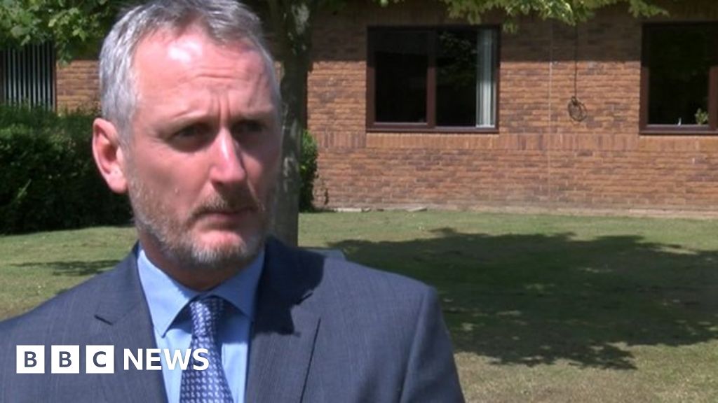 East Midlands police chief says IS extremists 'back in region' - BBC News