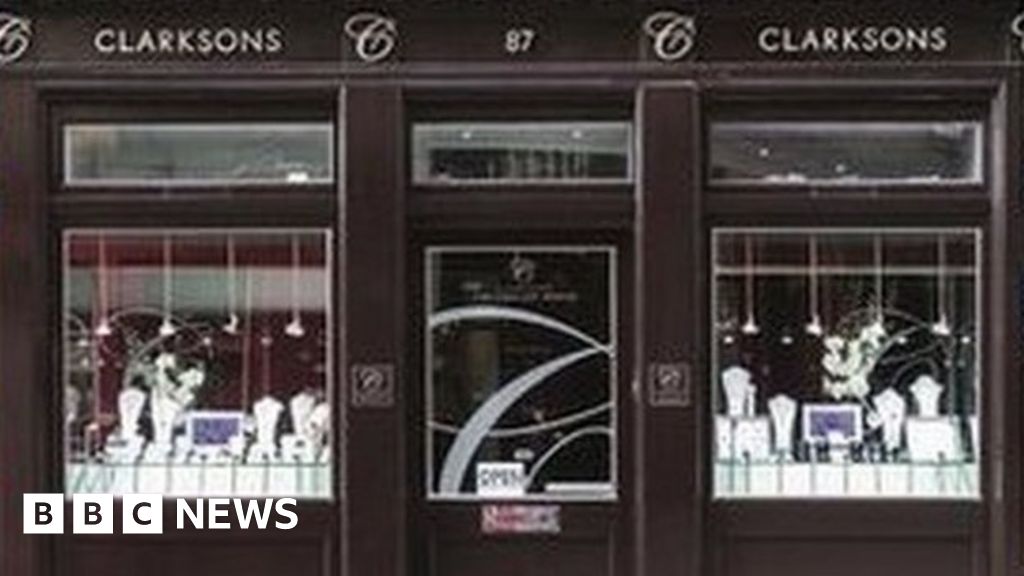 Restoration for 50th historic shop front in Edinburgh - BBC News