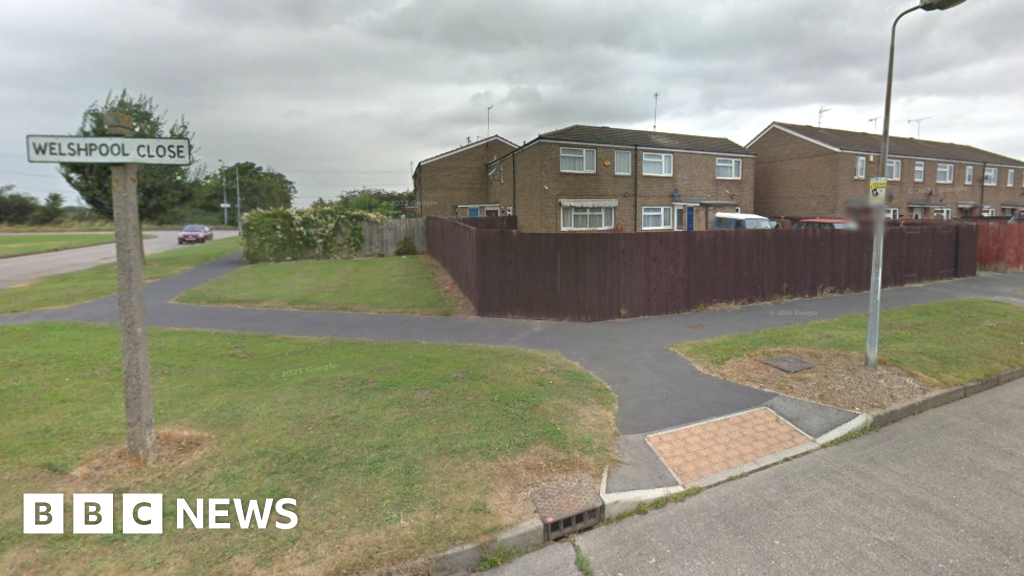 Hull evacuations: Bomb squad says suspicious package not dangerous ...