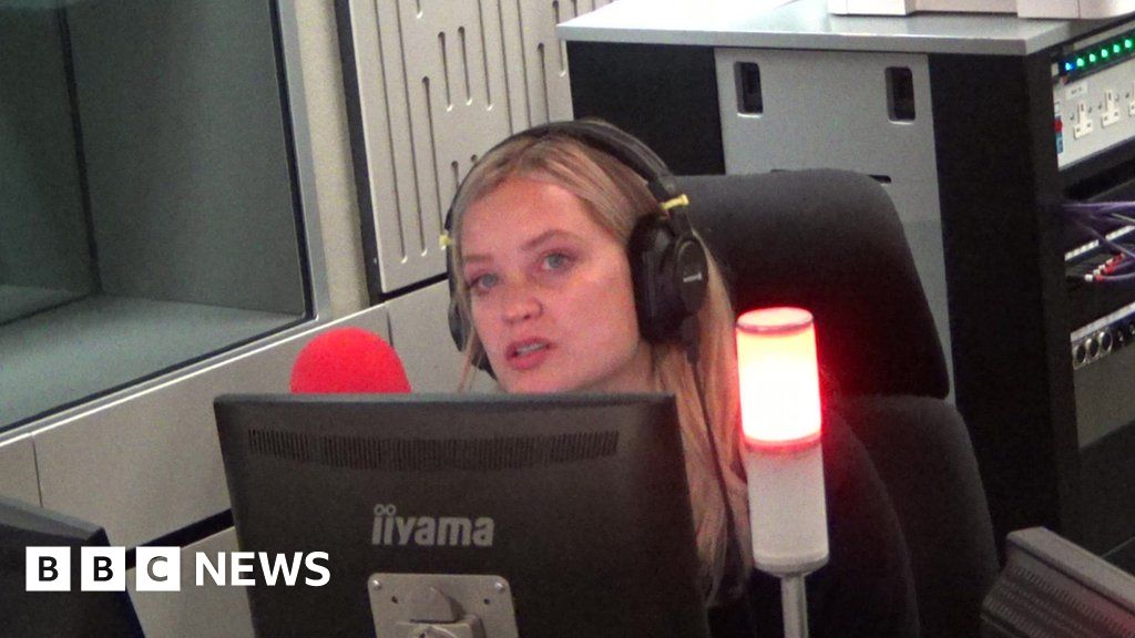 Presenter Laura Whitmore pays tribute to friend Caroline Flack. - BBC News
