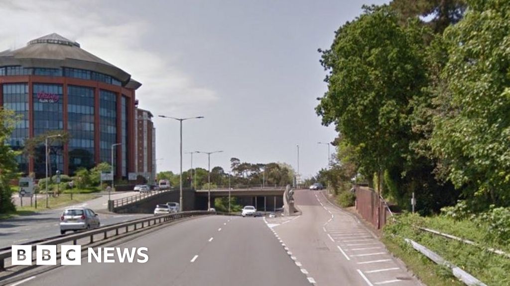 Trial to tackle accidents on A338 in Bournemouth - BBC News