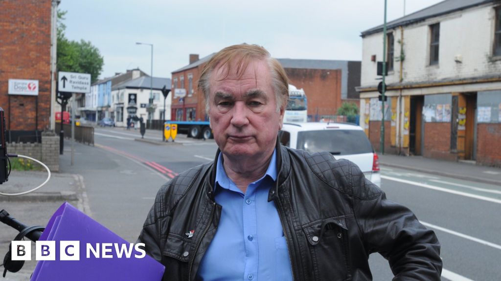 Man admits sending racist and abusive emails to MPs - BBC News