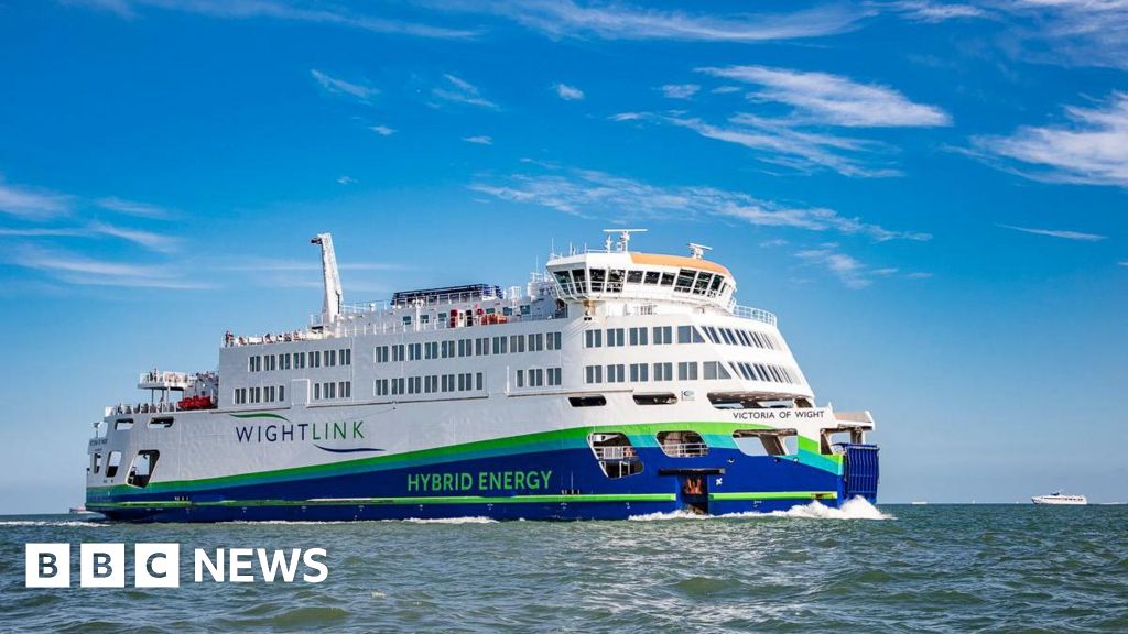 Wightlink ferry boss defends Multilink ticket policy