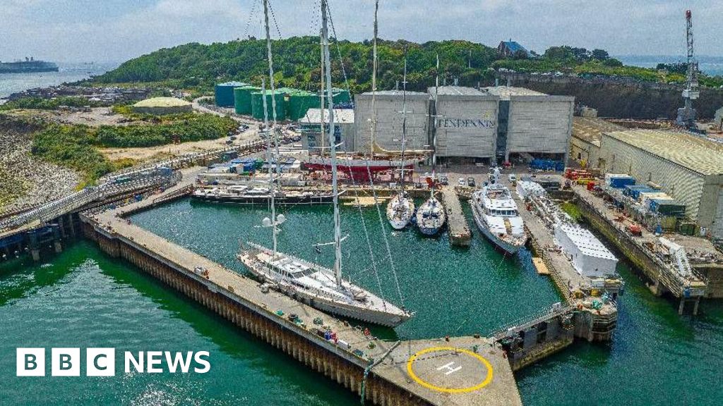 Pendennis Shipyard buys major stake in Cockwells - BBC News